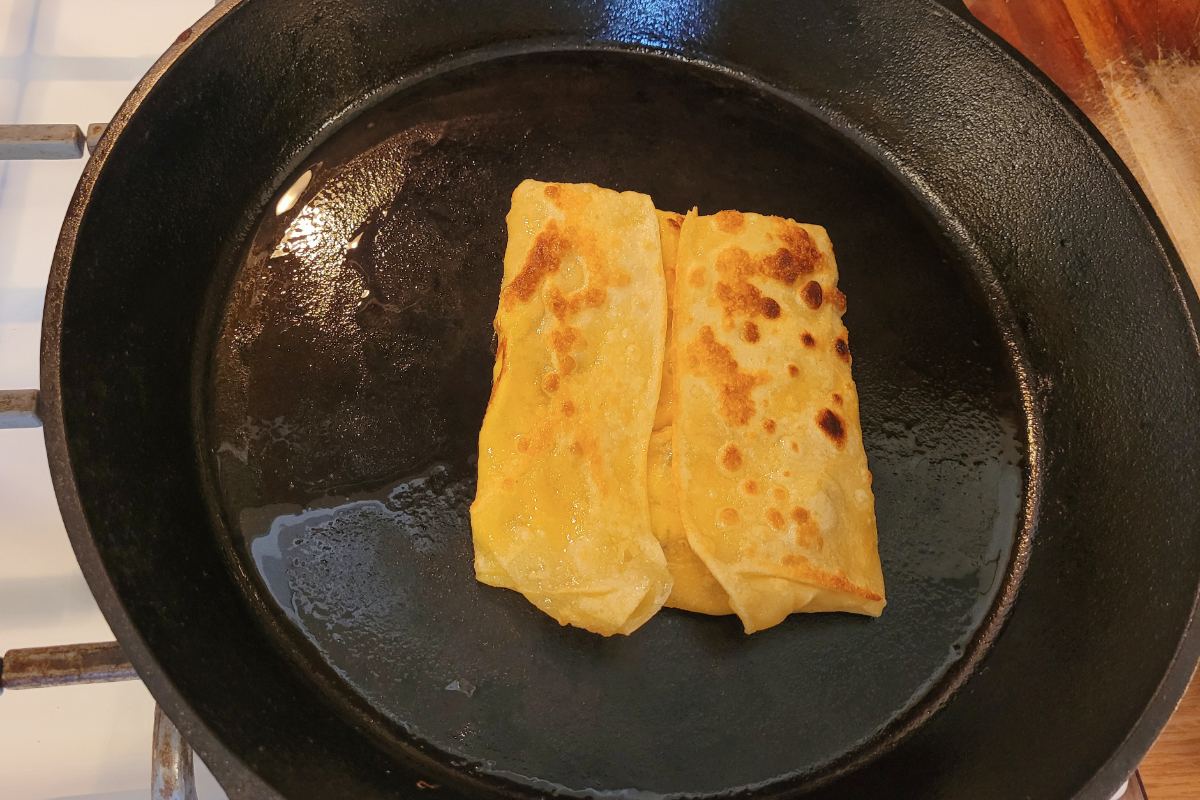 Thai Roti with Banana, Condensed Milk and Egg - Ian Benites