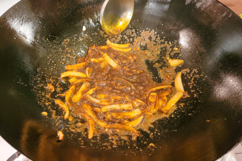 Thai Soft Shell Crab Curry - ปูนิ่มผัดผงกระหรี่ - Ian Benites